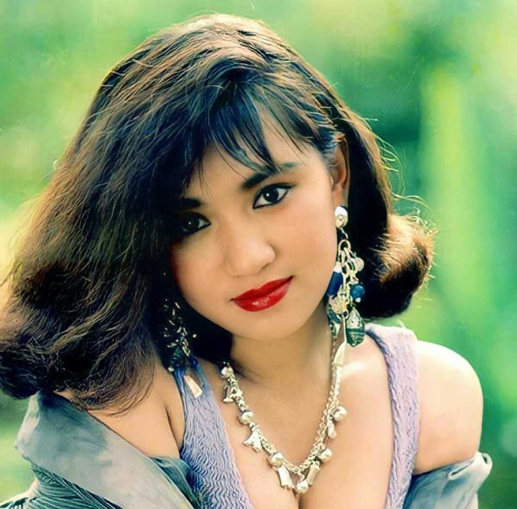 Y Phụng - Từ biểu tượng gợi cảm của thập niên 1990 trở thành ngôi sao ...