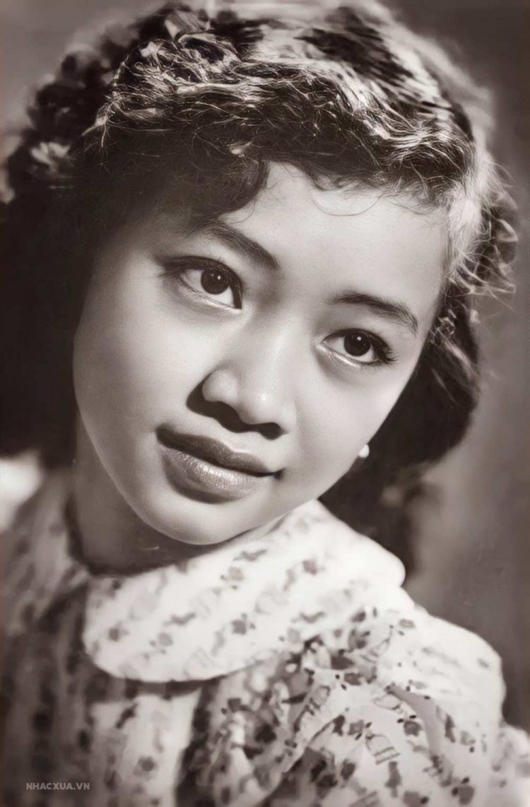 Bộ sưu tập hình ảnh đẹp của ca sĩ Hoàng Oanh trước và sau 1975