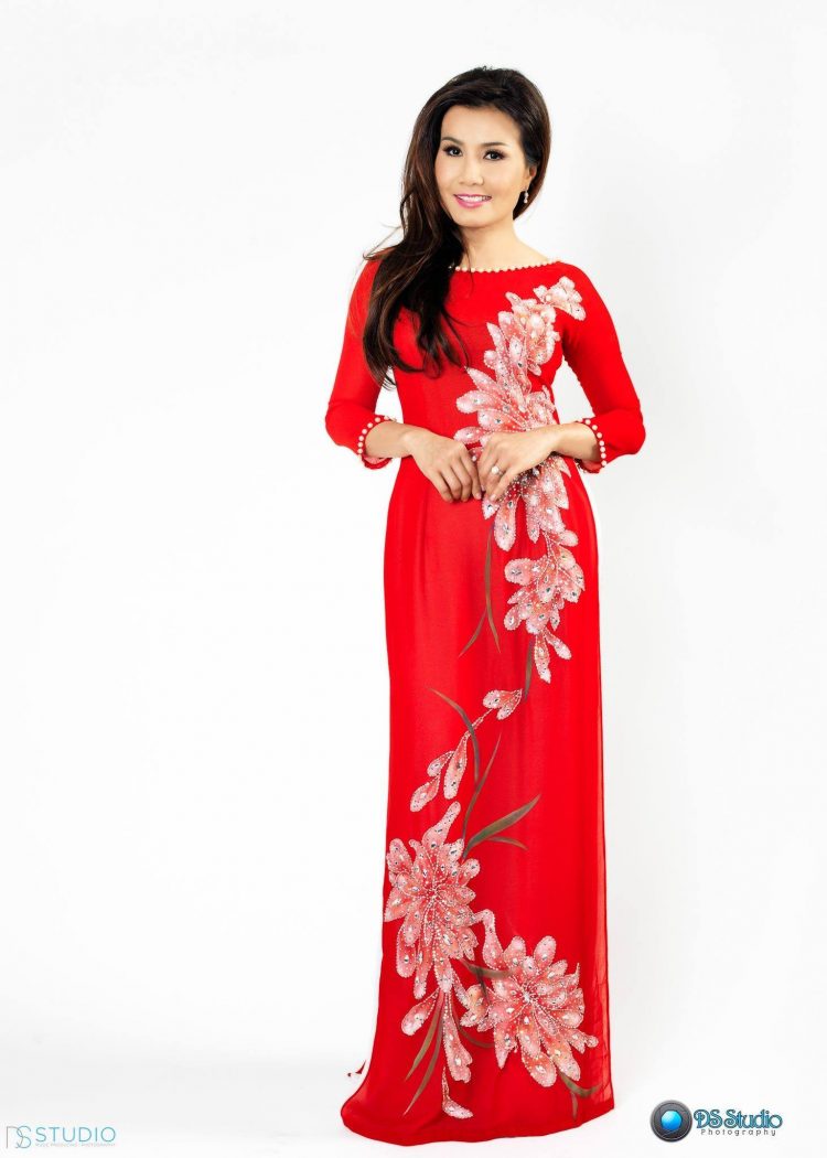 Tiểu sử ca sĩ Hạ Vy - Đóa hoa "tường vi" của làng nhạc hải ngoại